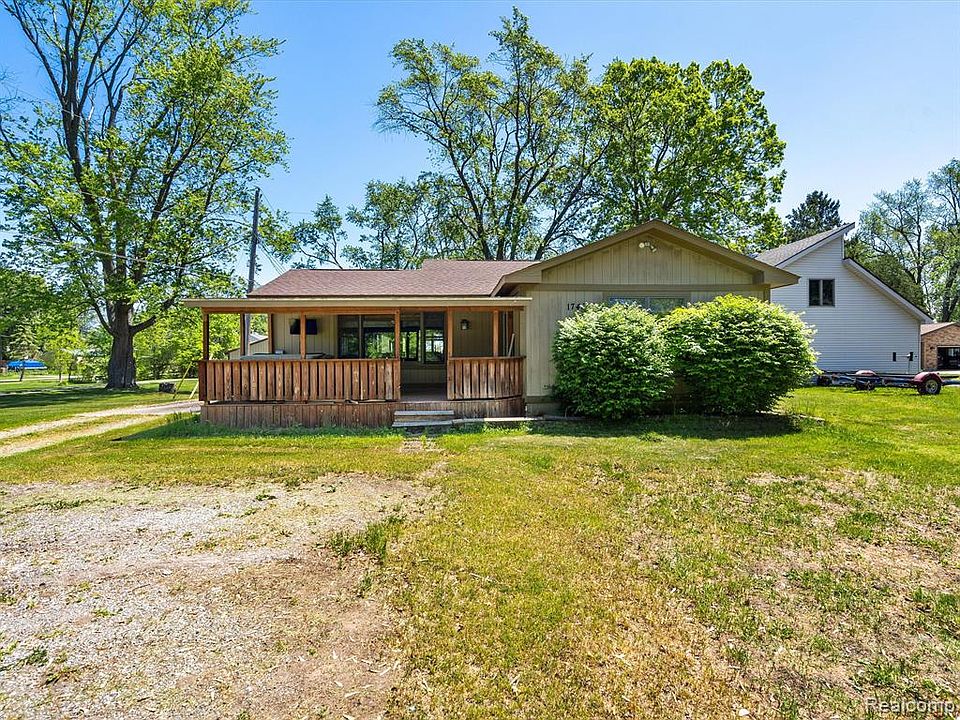 1742 N Wixom Rd, Wixom, MI 48393 | Zillow