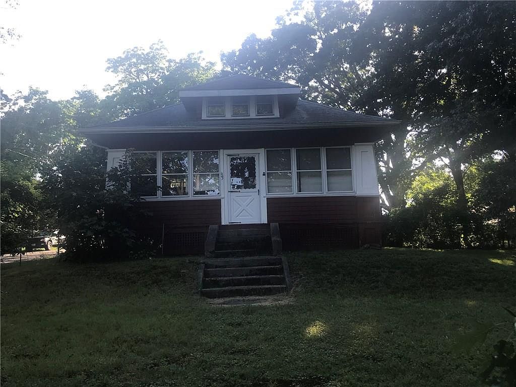 35 Ridge Rd, Warwick, RI 02889 | Zillow