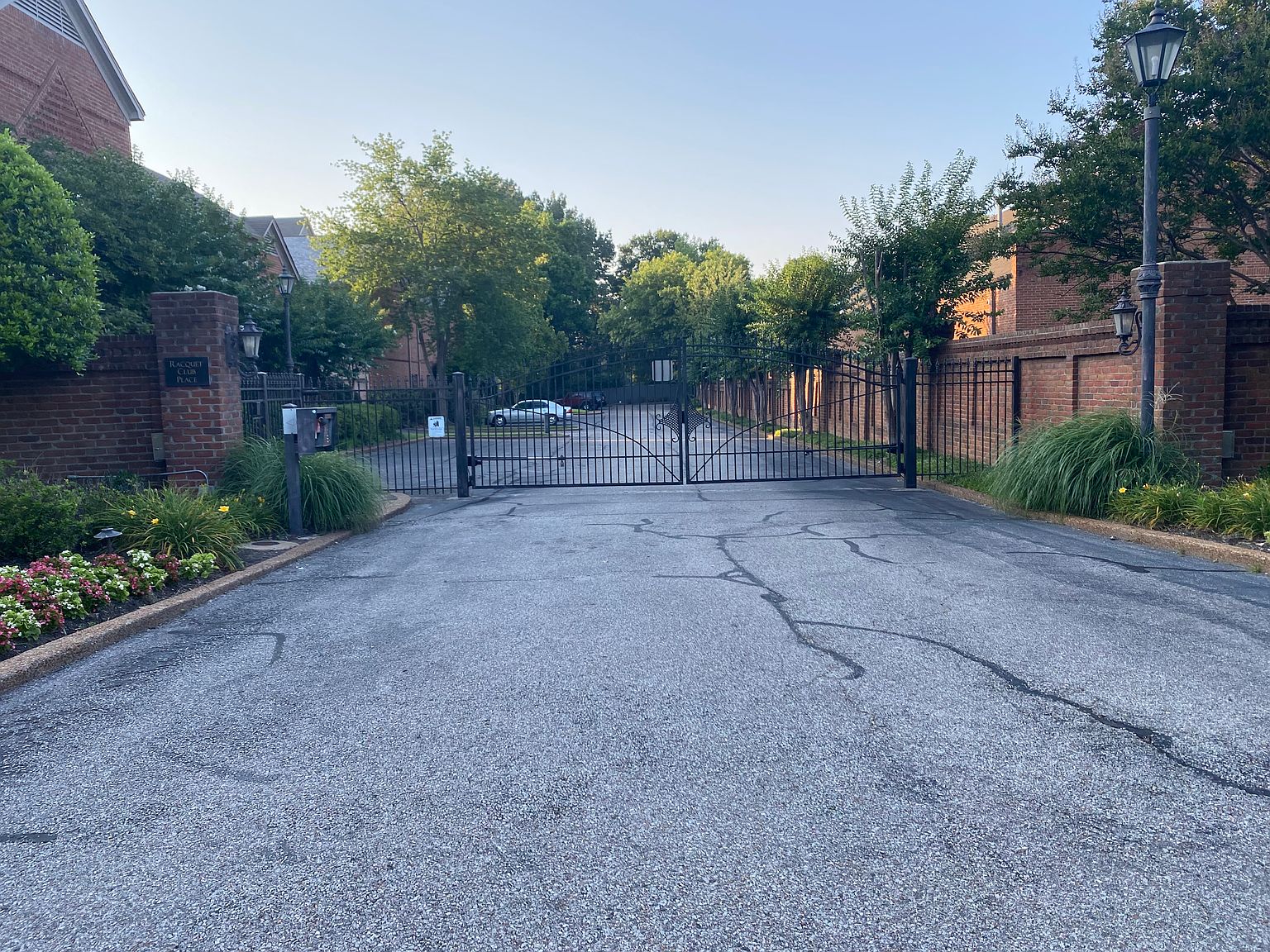 493 W Racquet Club Pl, Memphis, TN 38117 | Zillow