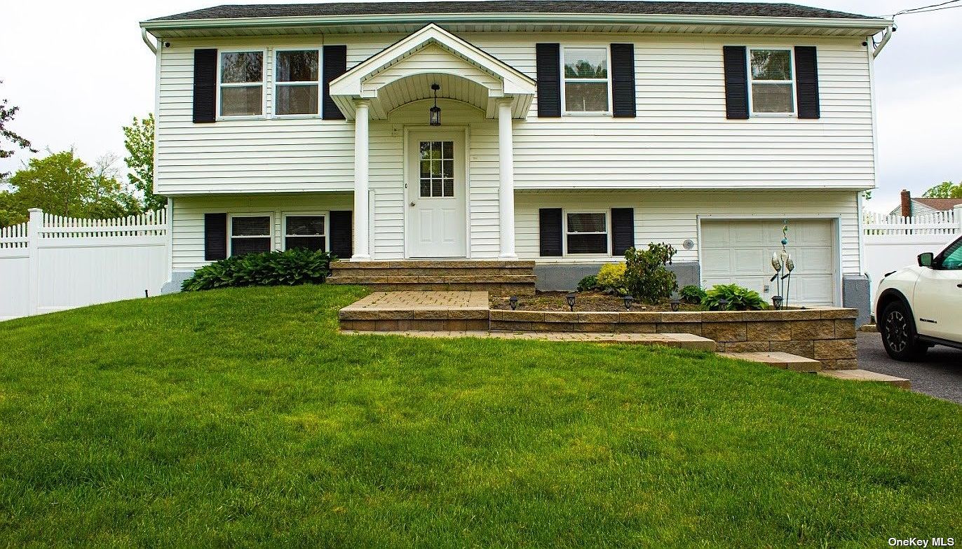 20 Buick Dr, Selden, NY 11784 | Zillow