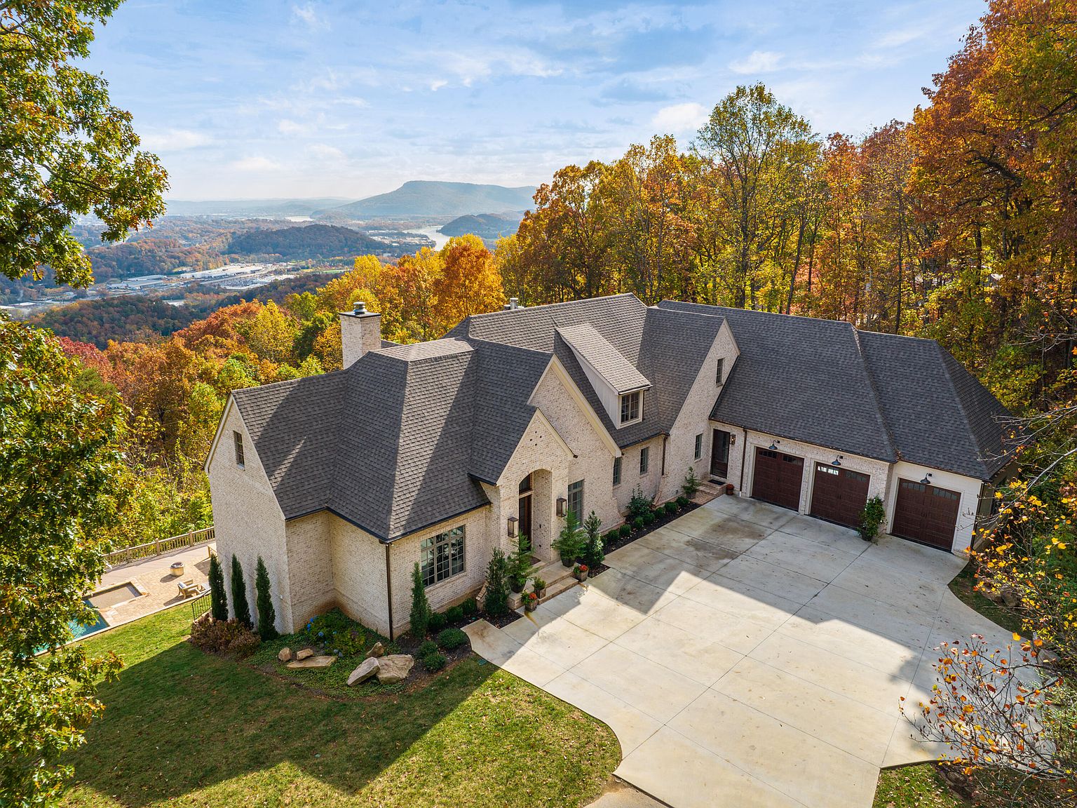 1329 Sunset Dr, Signal Mountain, TN 37377 | Zillow