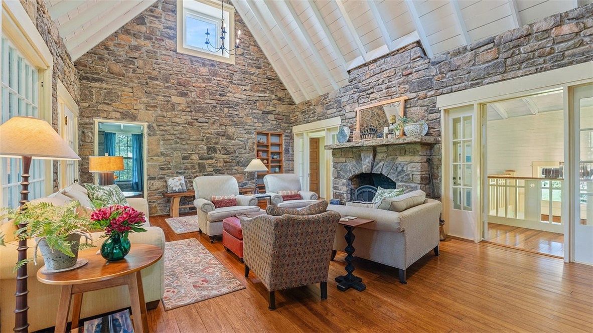 21701 Mount Gaylor Point, Winslow, AR 72959 | MLS #1306701 | Zillow