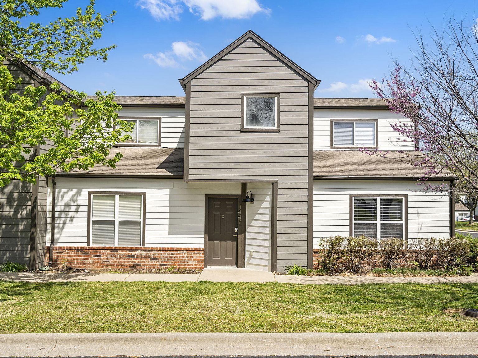 1446 E Redwood Ln, Springfield, MO 65803 | Zillow