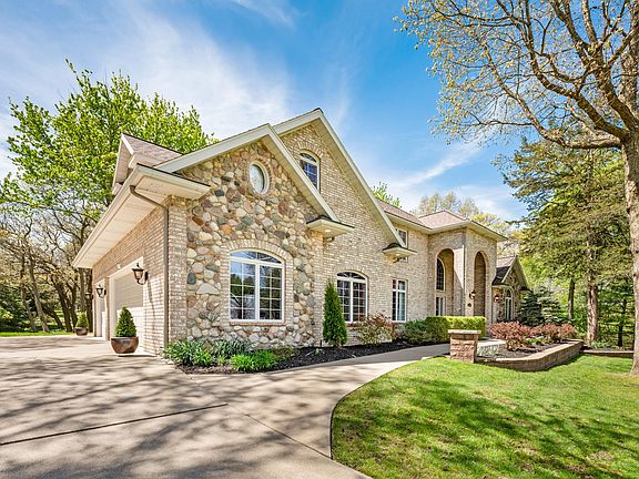 2966 Sundance Path, Stevensville, MI 49127 | Zillow