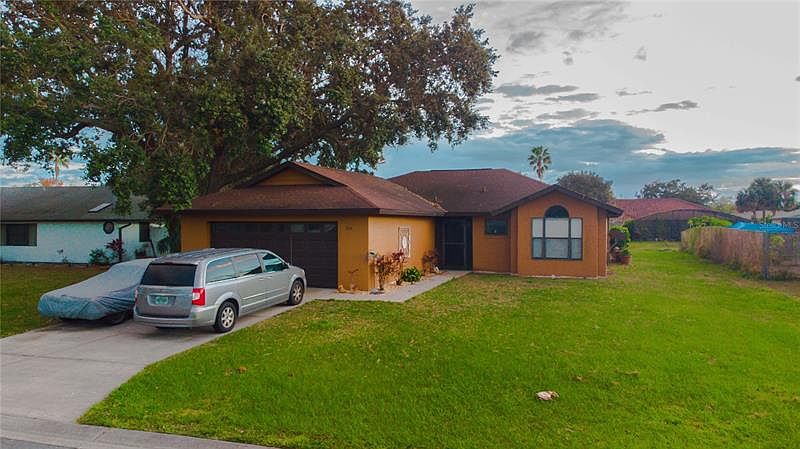 810 Alpine Ct, Kissimmee, FL 34758 | Zillow