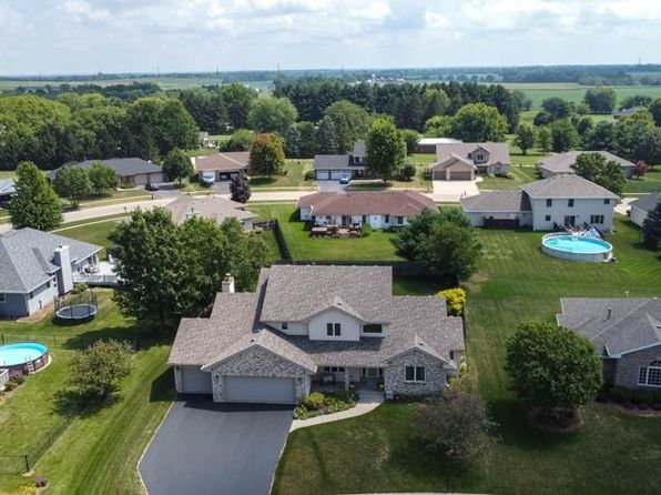 Winnebago Real Estate - Winnebago IL Homes For Sale | Zillow