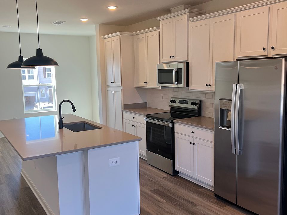 2649 Grey Wolf Ln Locust Grove VA | Zillow