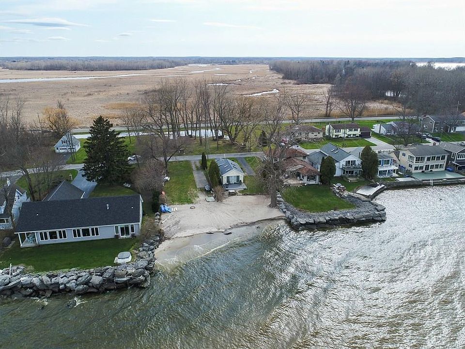 1870 Edgemere Dr, Rochester, NY 14612 | Zillow