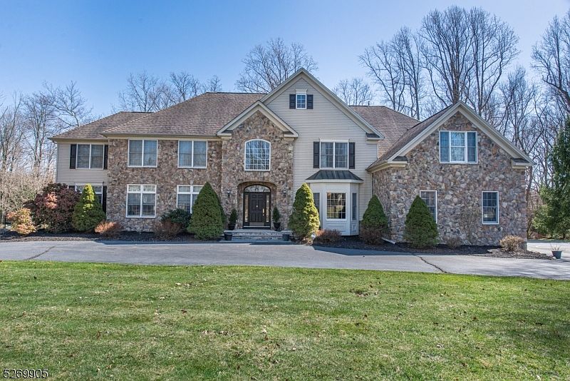 4 Shadowbrook Way, Mendham, NJ 07945 | Zillow