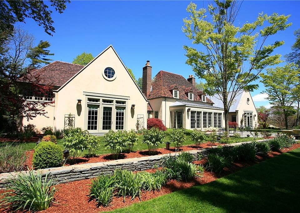 330 Gray Craig Rd, Middletown, RI 02842 | Zillow