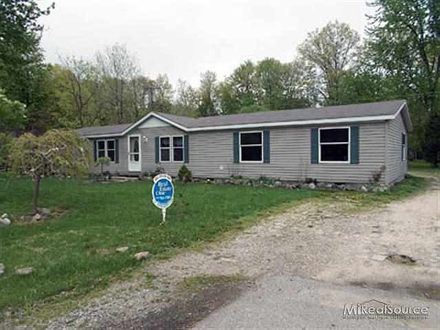9099 Maple Rd, Algonac, MI 48001 | Zillow