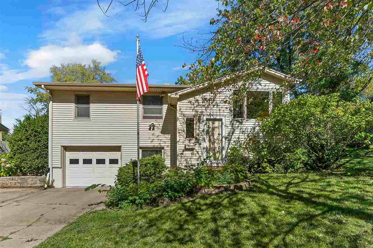 1316 Tracy Ln, Iowa City, IA 52240 | Zillow