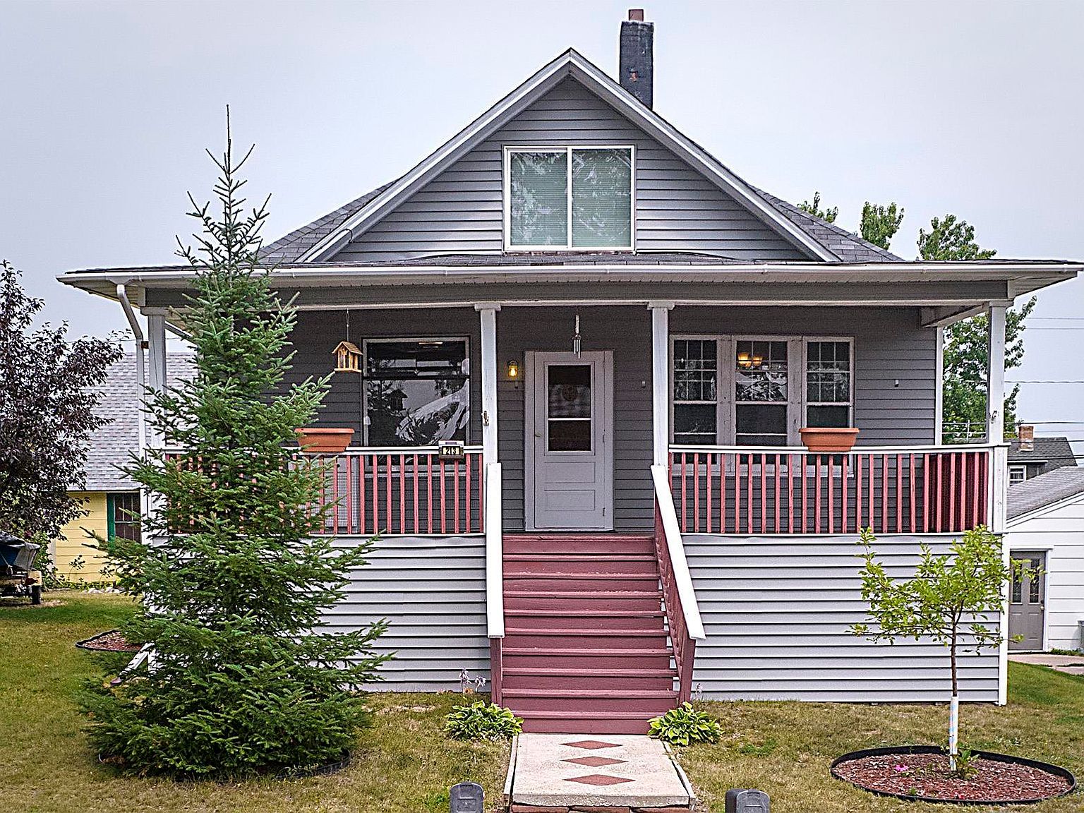 213-215 W Harvey St, Ely, MN 55731 | Zillow
