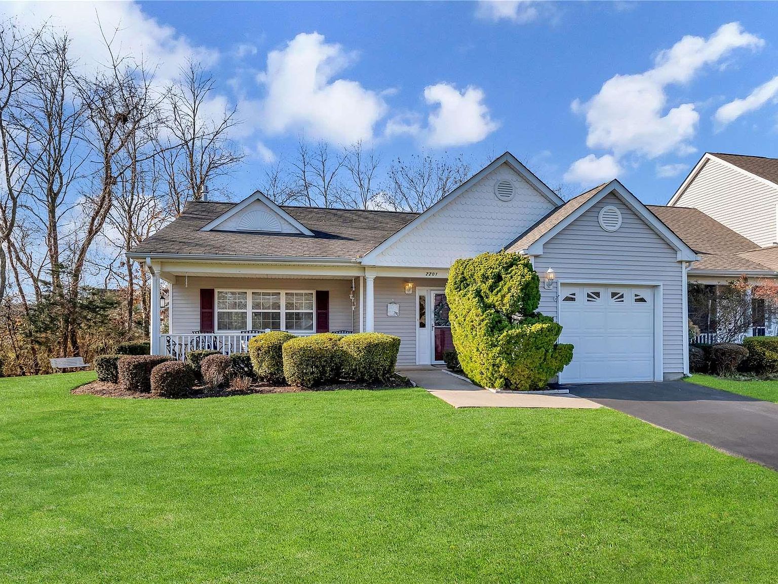 2201 Pebble Beach Path #2201, Riverhead, NY 11901 | Zillow