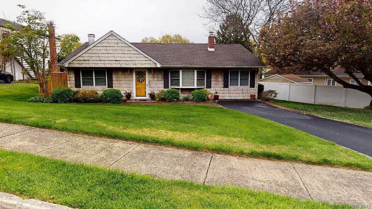 28 Spruceton St, Selden, NY 11784 | Zillow