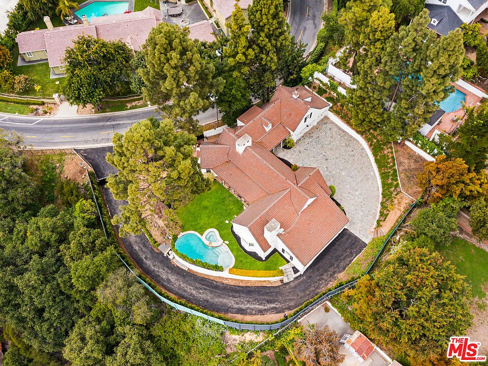 11630 Bellagio Rd, Los Angeles, CA 90049 | MLS #23-271576 | Zillow