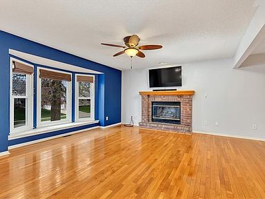 1738 NE Ridgeview Dr, Lees Summit, MO 64086 | Zillow