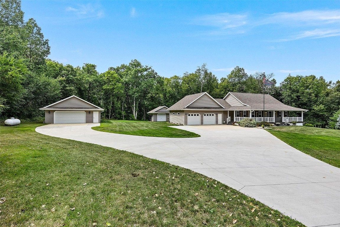 3670 Matsell Park Rd, Central City, IA 52214 | Zillow