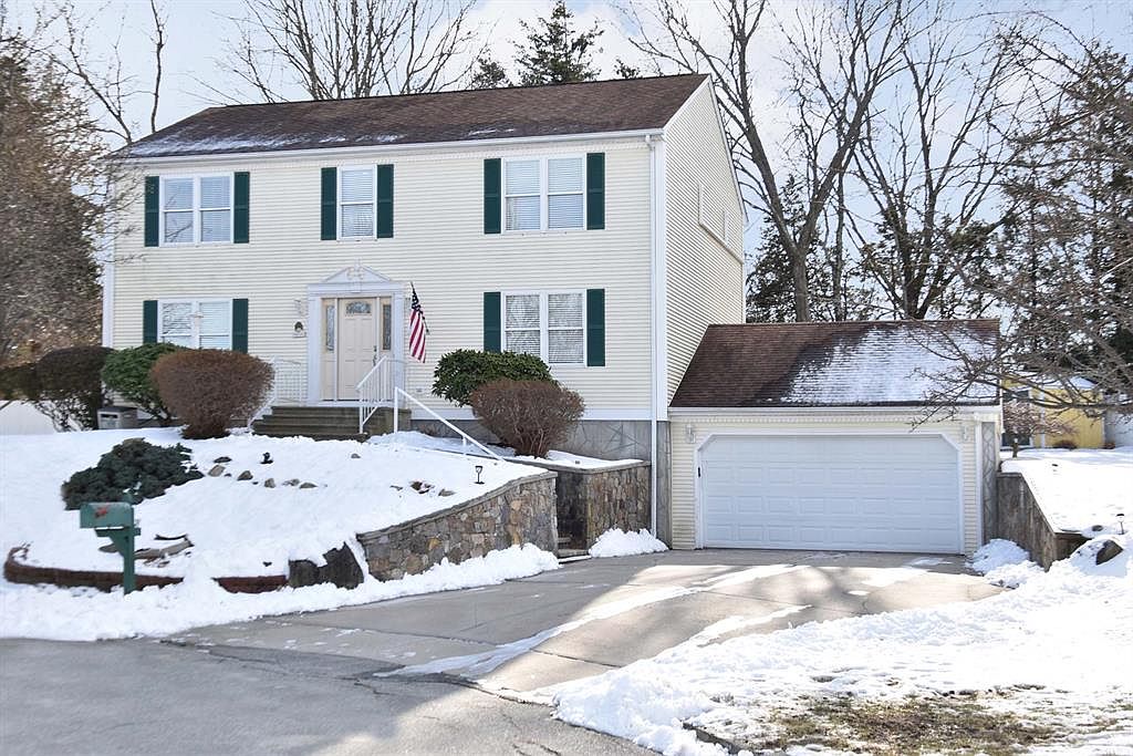 5 Colleen Ct, West Warwick, RI 02893 | Zillow