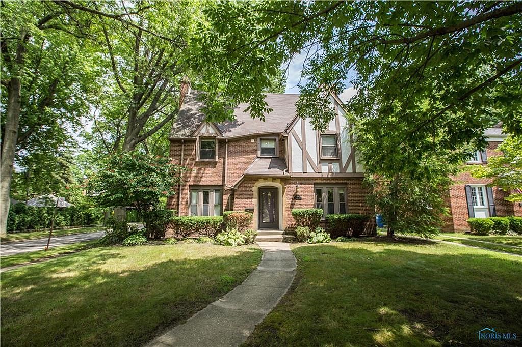 2256 Pemberton Dr, Toledo, OH 43606 | Zillow