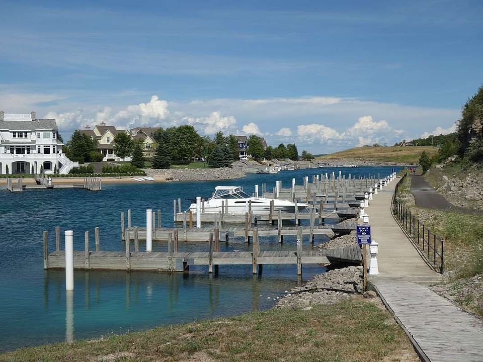 Village Harbor Dr UNIT 15, Petoskey, MI 49770 | Zillow