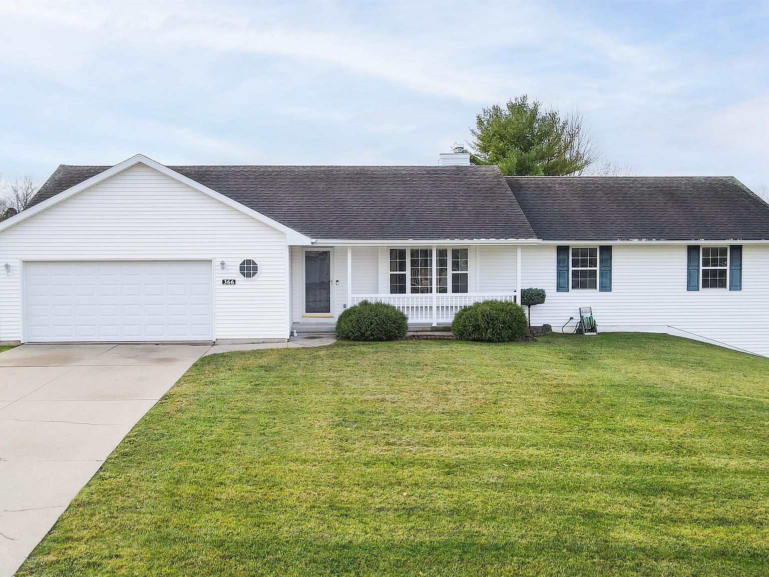 366 Hogan Ct, Cecil, WI 54111 | Zillow