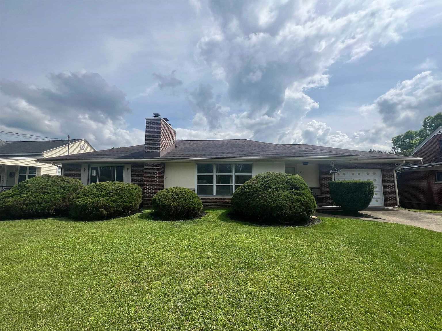 452 E Pea Ridge Rd, Huntington, WV 25705 | Zillow