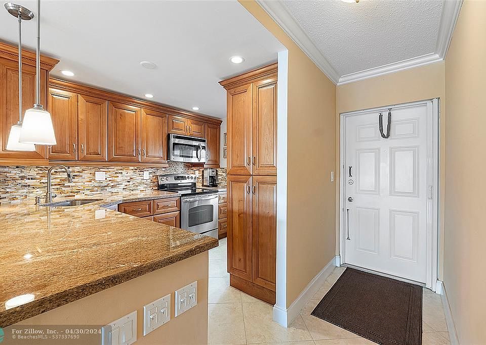 1523 E Hillsboro Blvd Deerfield Beach FL | Zillow