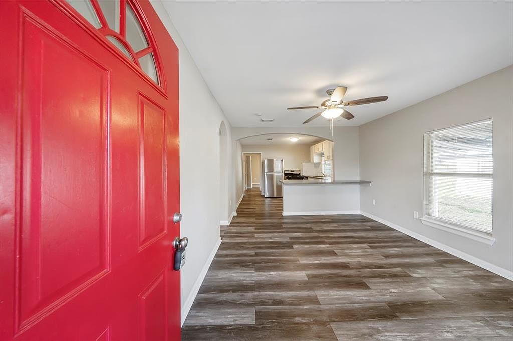 8038 Lynette St, Houston, TX 77028 | Zillow