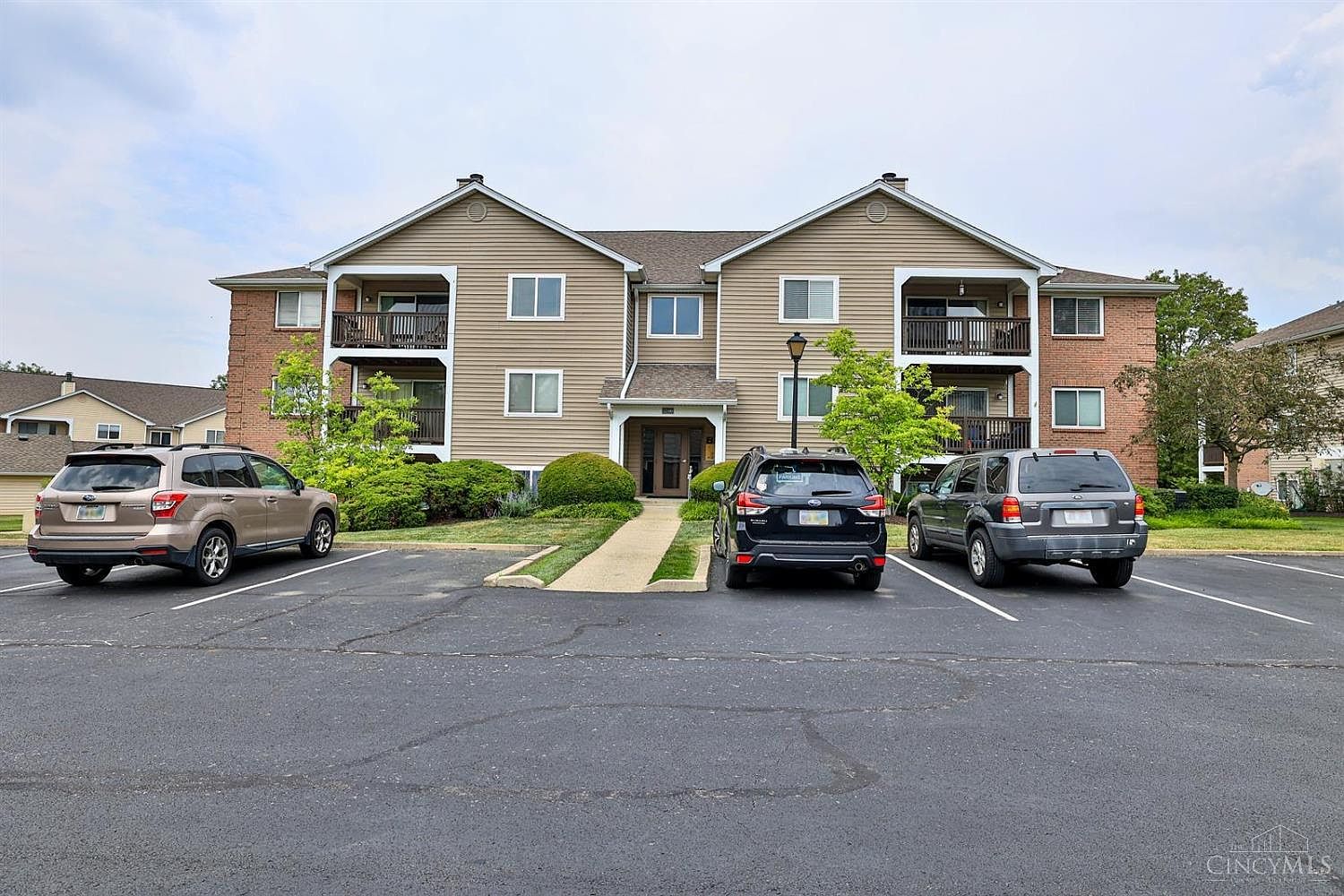 12160 Regency Run Ct APT 9, Cincinnati, OH 45240 | Zillow