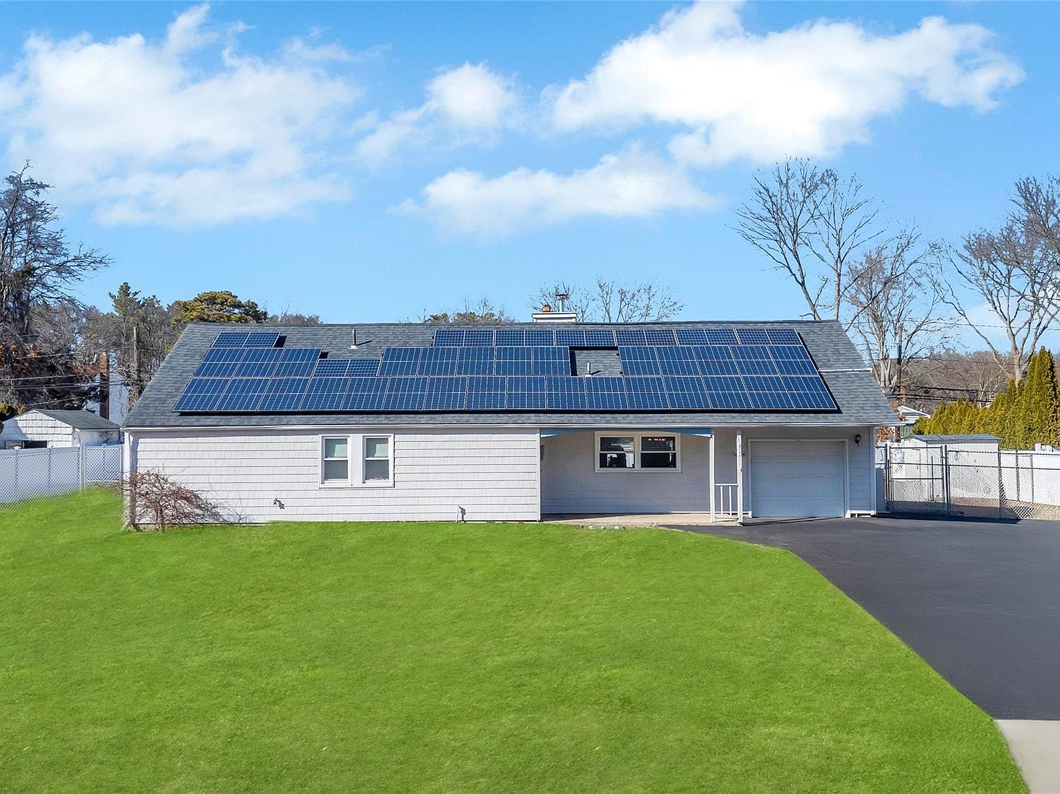 41 Lakeside Drive, Ronkonkoma, NY 11779 | Zillow