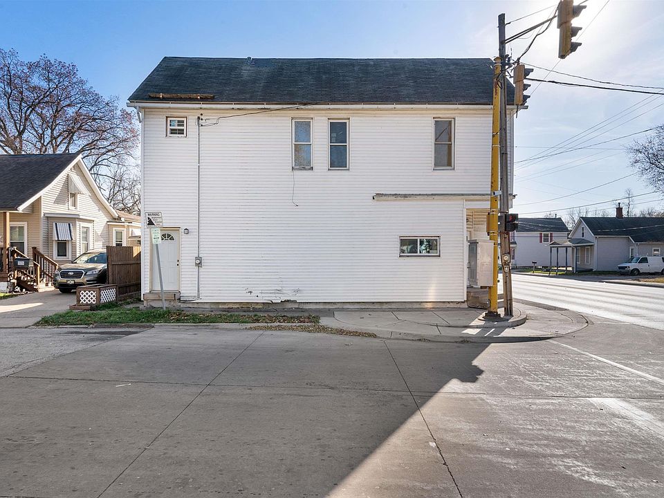 627 N Division St, Davenport, IA 52802 | Zillow