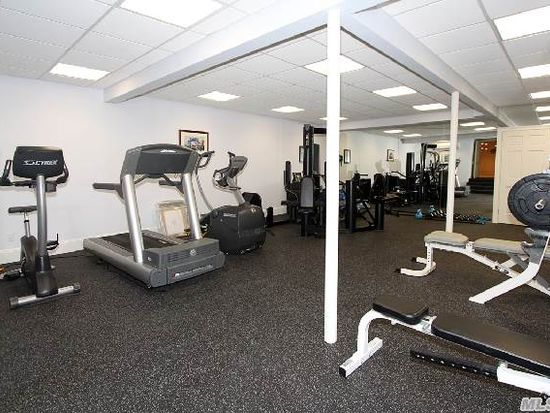 9 Merrymeeting Ln, Huntington, NY 11743 | Zillow