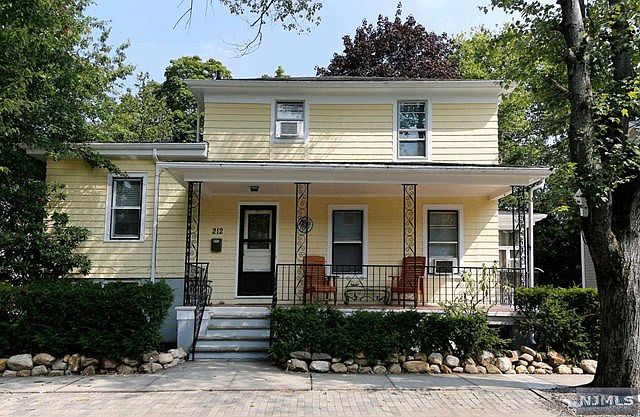212 Walnut St, Northvale, NJ 07647 | Zillow