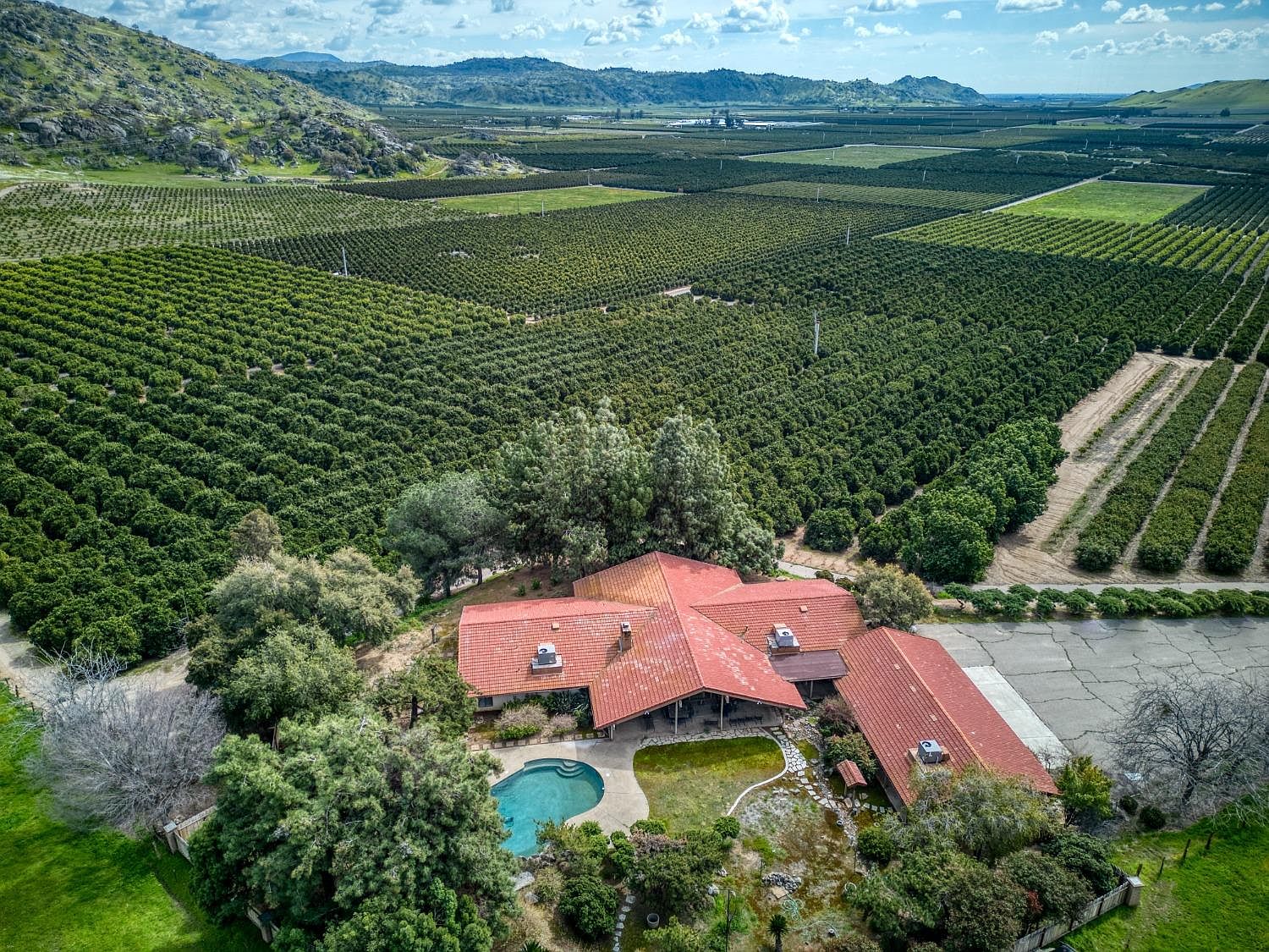 23530 E Kings Canyon Rd, Reedley, CA 93654 | Zillow