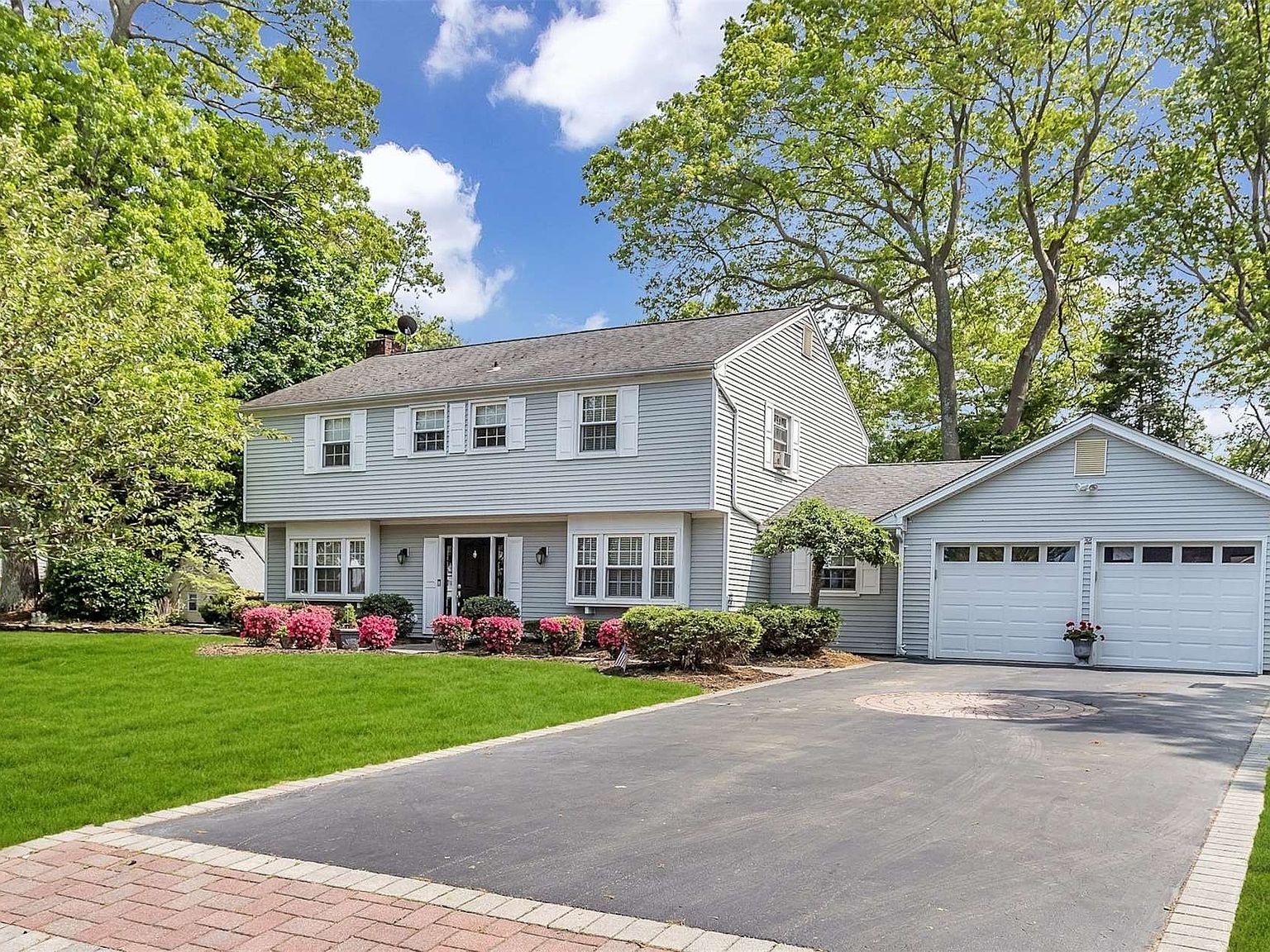 32 Whitfield Lane, Coram, NY 11727 | Zillow