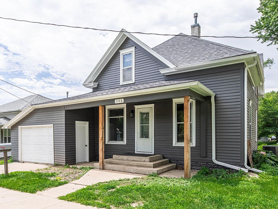 208 S 1st Ave, Logan, IA 51546 | Zillow