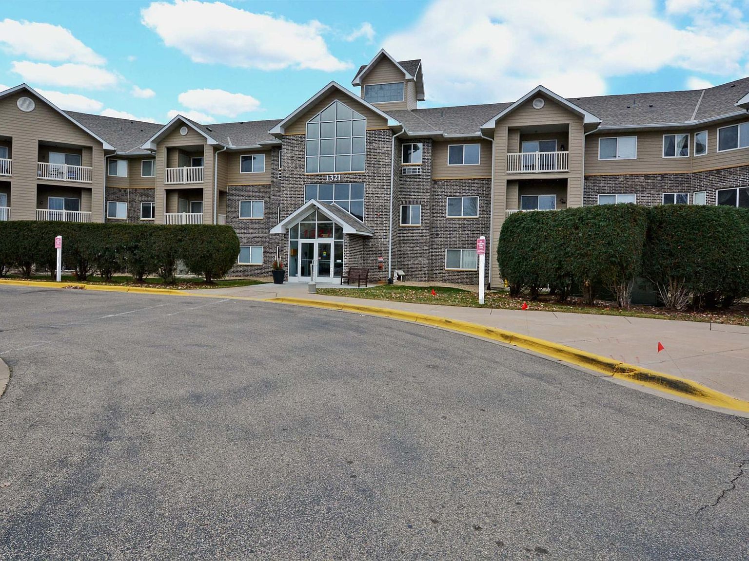 1321 Lake Dr UNIT 227, Chanhassen, MN 55317 | Zillow