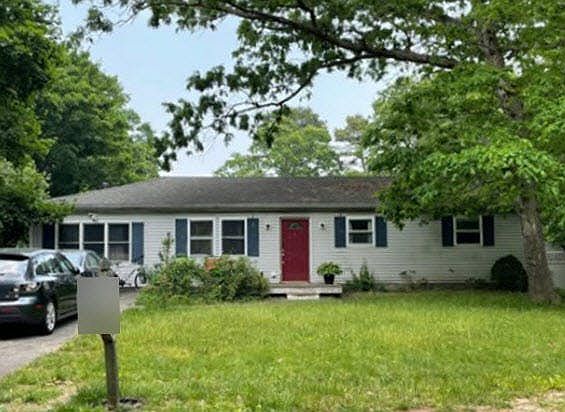 9 Old Saddle Rd, Ridge, NY 11961 | Zillow