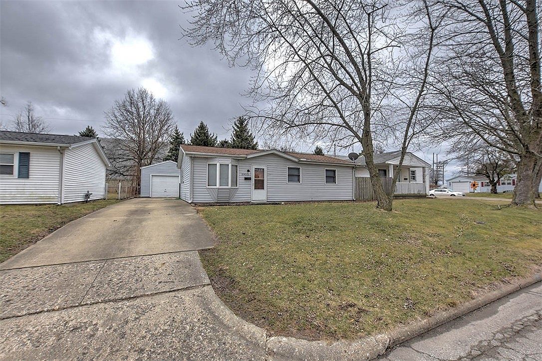 2903 E Cardinal Dr, Decatur, IL 62526 | Zillow