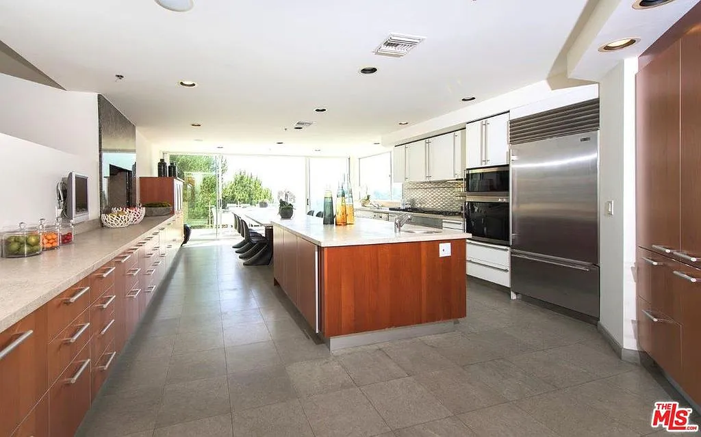 Abandoned: Inside Mary J. Blige's Former Hollywood Hills Mansion ...