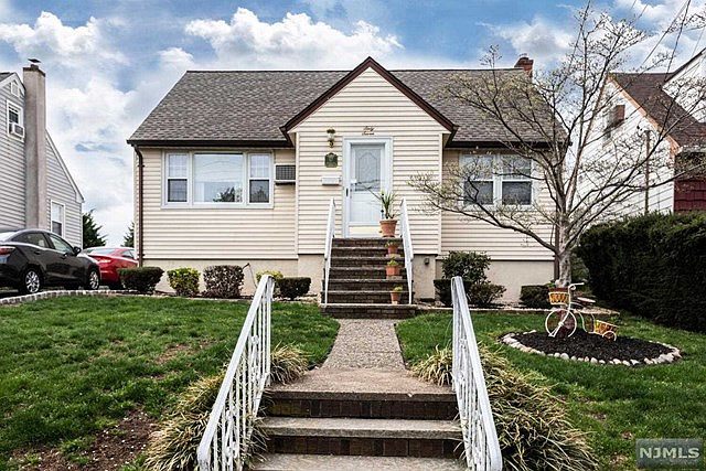 67 Christopher St, Lodi, NJ 07644 | Zillow