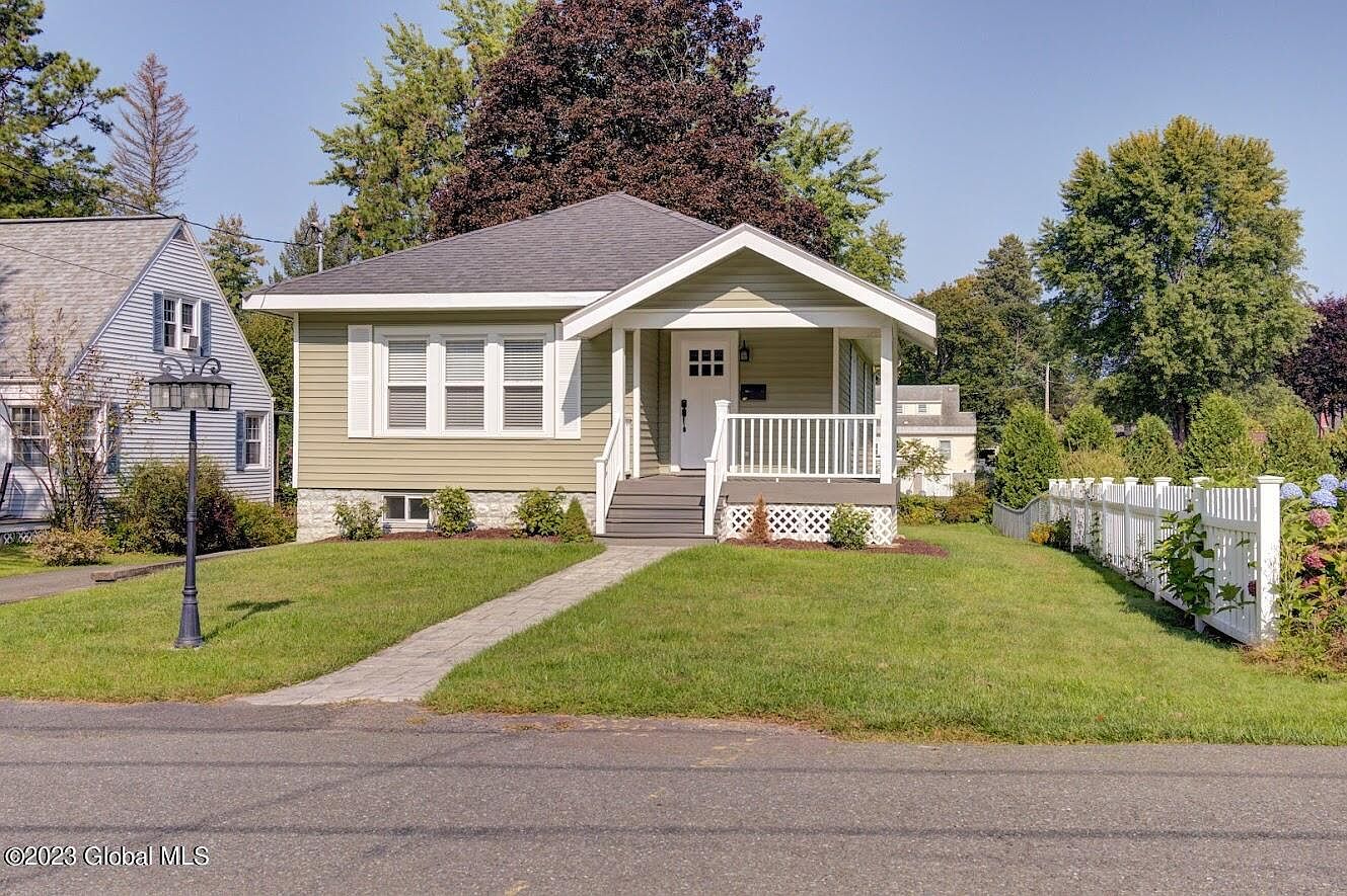 19 Middlesex Rd Road, East Greenbush, NY 12061 | Zillow