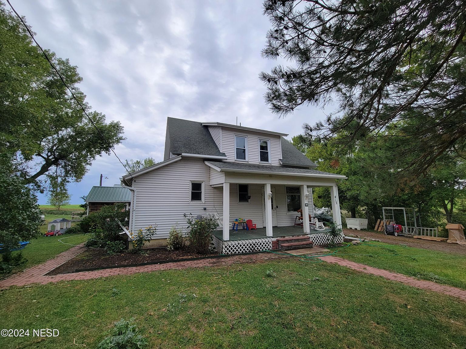 413 E Johnson Ave, Stockholm, SD 57264 | MLS #33-1825 | Zillow