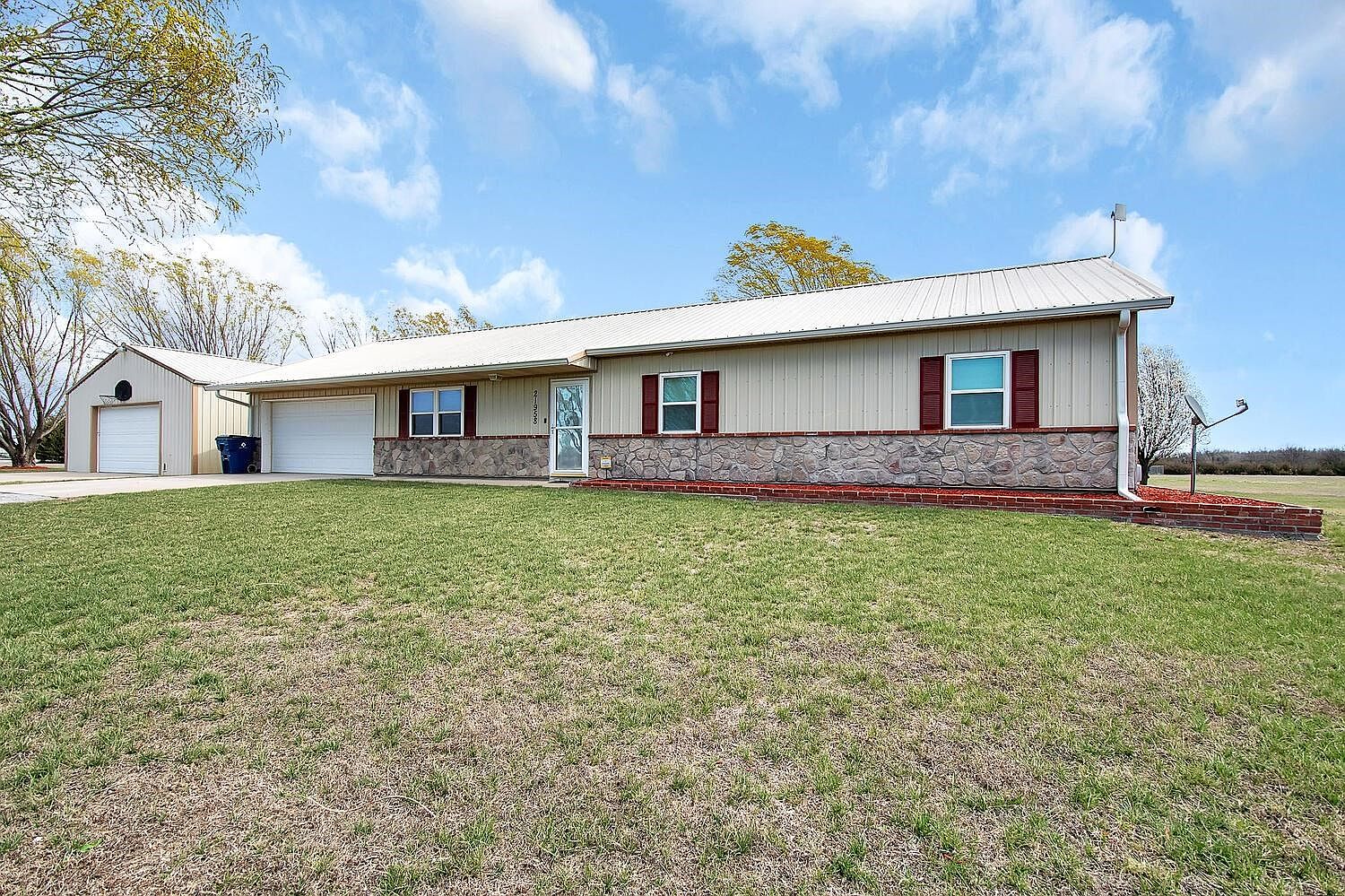 21958 SW Roberta Ln, Douglass, KS 67039 | Zillow