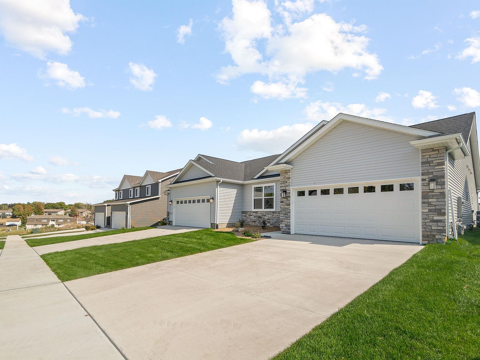 3377 Lincolnshire Rd, Waterloo, IA 50701 | Zillow