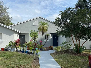 1092 Lake Victoria Dr West Palm Beach FL | Zillow