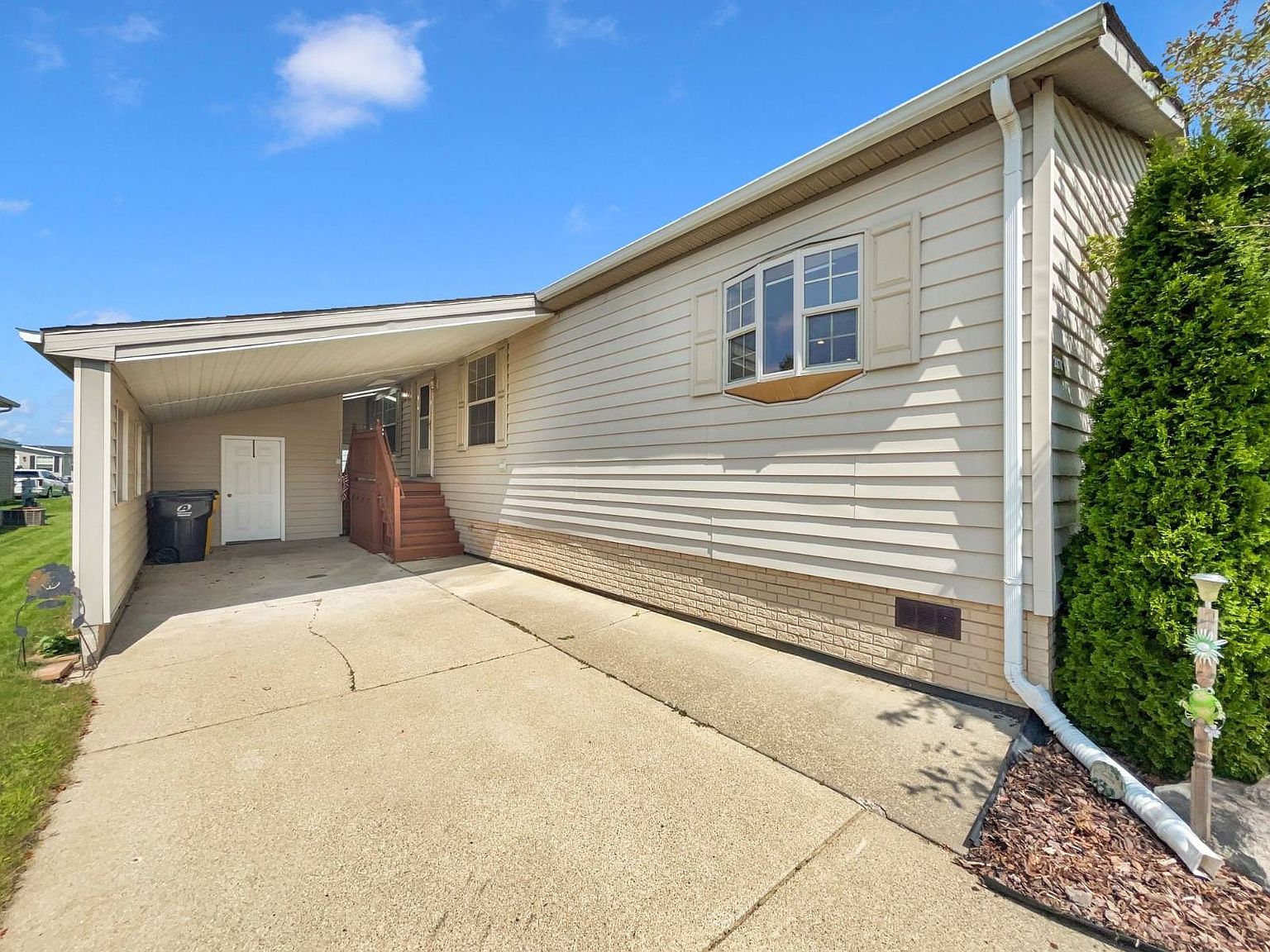 2878 Verona Dr, Northville, MI 48167 | MLS #11341182 | Zillow