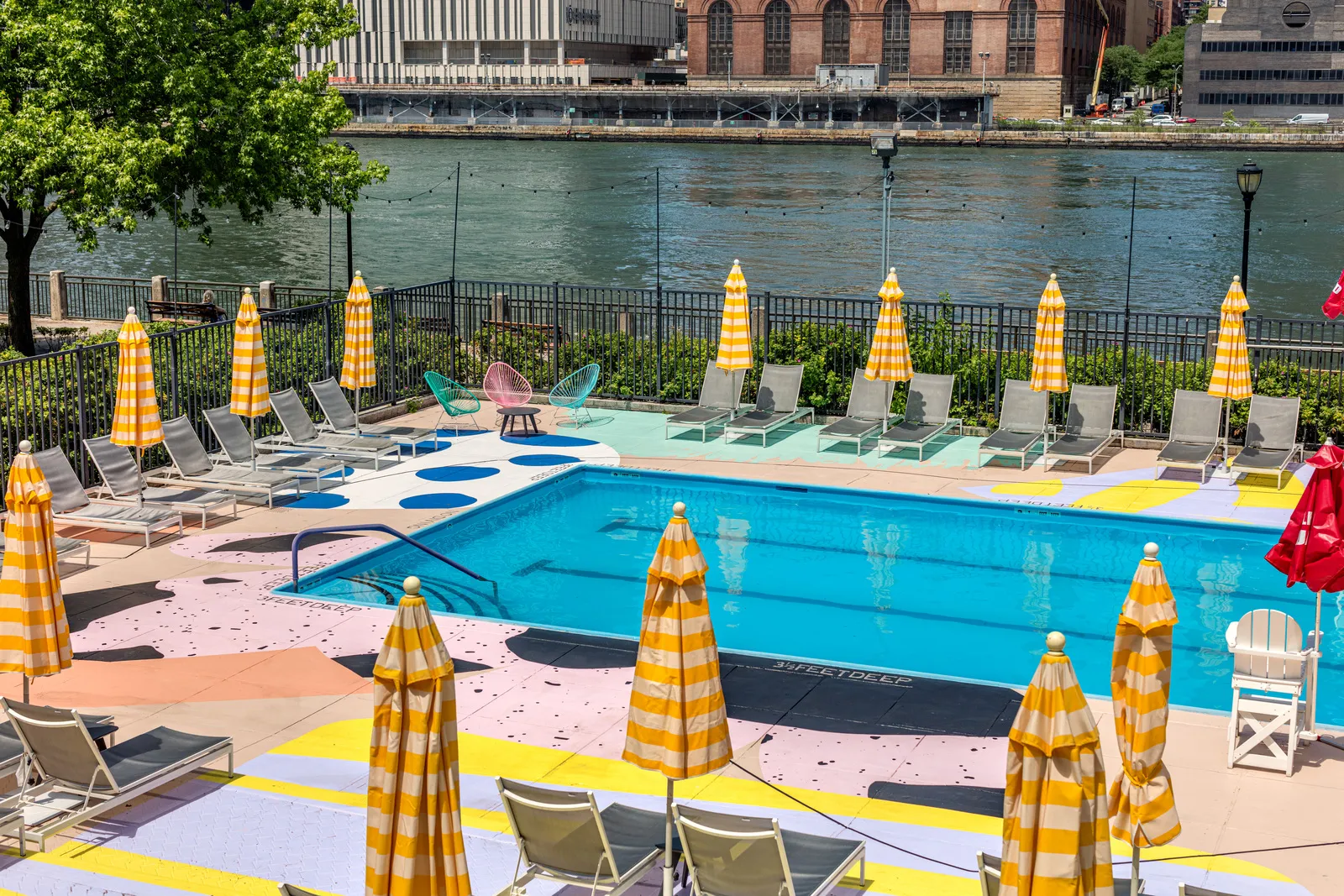 Manhattan Park at 10 River Road in Roosevelt Island : Sales, Rentals ...