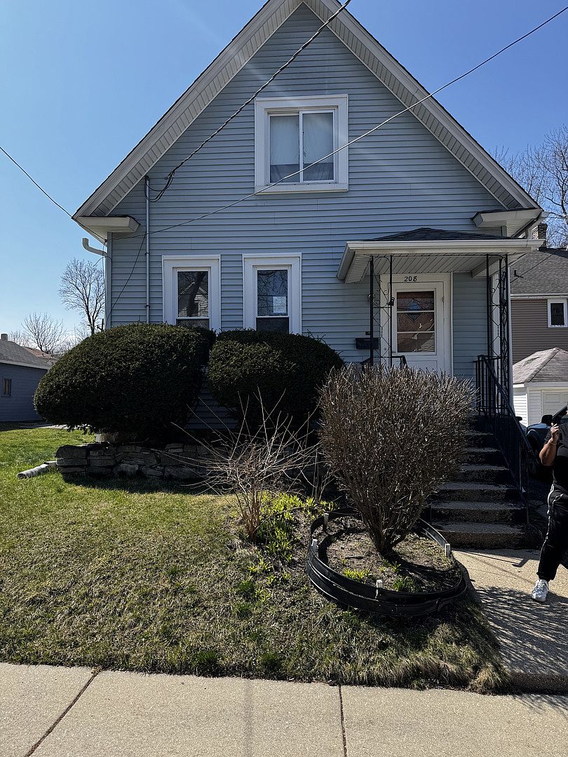208 S Park Ave, Waukegan, IL 60085 | MLS #12340110 | Zillow